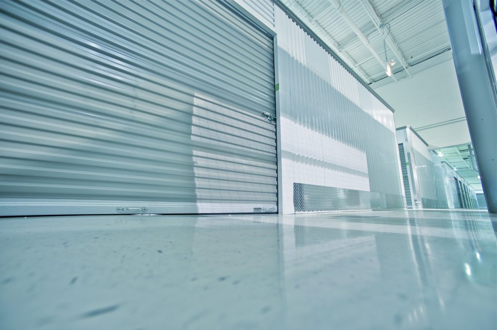 Self-Storage: Discover The Many Benefits of Indoor Storage Units!